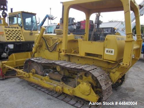UsedCaterpillar D4D Dozer, workhorse bulldozer, newer hoses, year 198