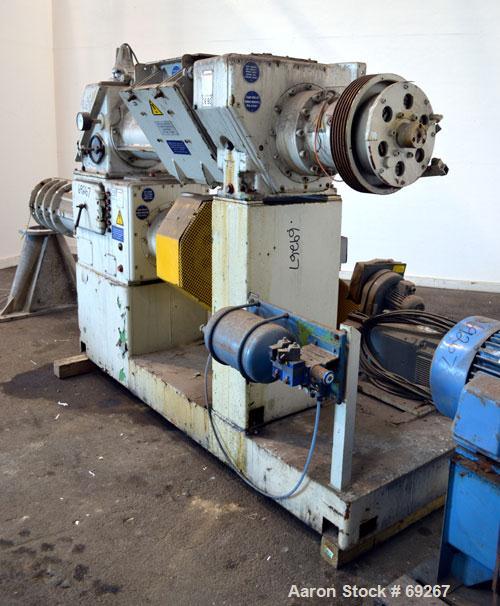 Used Handle Combined De-Airing Extrusion Machine, Carbon Steel, Consi