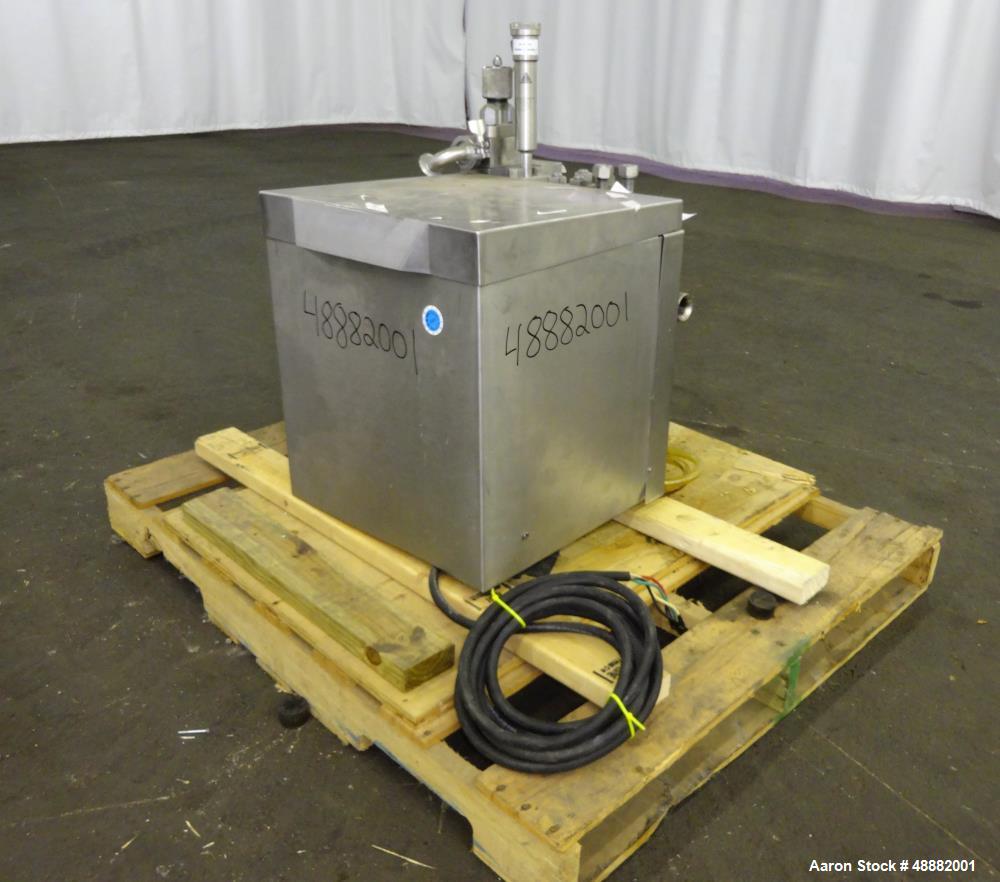 Used APV Homogenizer, Type: LAB100-6TBSX, 304 Stainless Steel. Capaci
