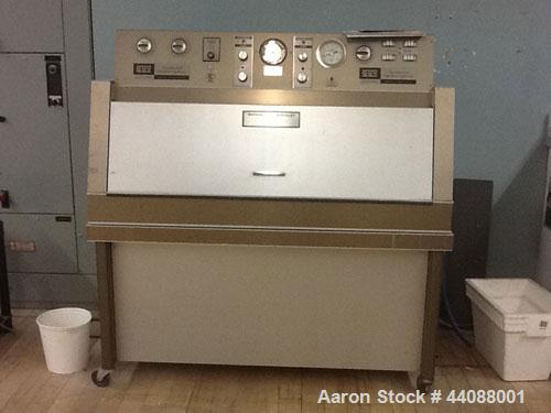 UsedQUV Weathering Testing System, Model QUV Basic. 120 Volts, 60 hz