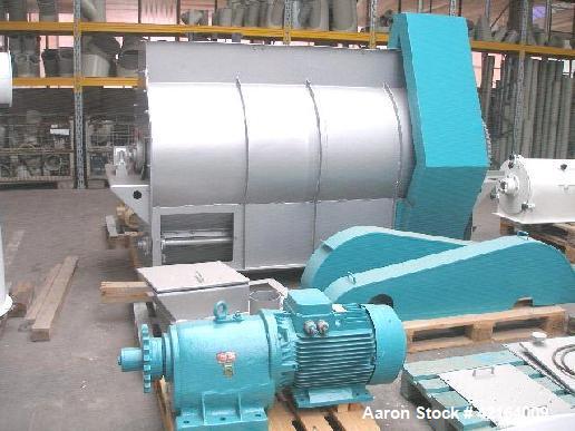 Used Bühler DFMF 2000 Batch-Mixer, Carbon Steel. Total capacity 713.4