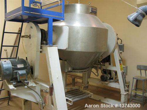 UsedGemco 30 cubic foot Gemcomatic double cone blender. Complete with