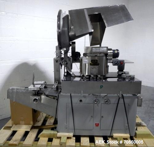 Used Resina U30 Inline Quill Capper. Capable of speeds up to 120 cpm.