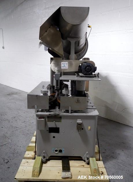 Used Resina U30 Inline Quill Capper. Capable of speeds up to 120 cpm.