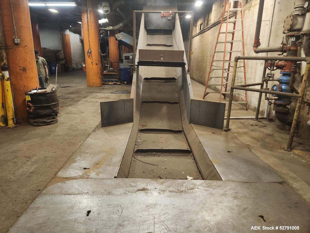 Used Hustler Pit Conveyor, Rubber Over Steel Rollers With Scalping Pl