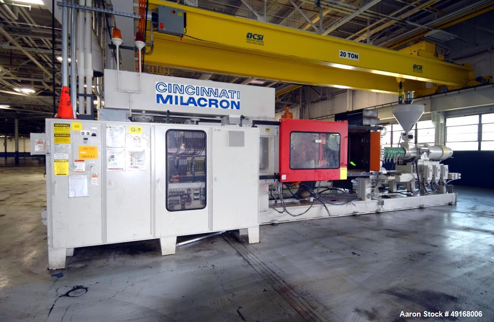 Used Cincinnati Milacron Horizontal Injection Molder, 700 Ton, Model