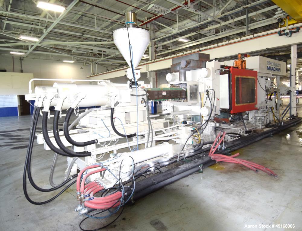 Used Cincinnati Milacron Horizontal Injection Molder, 700 Ton, Model