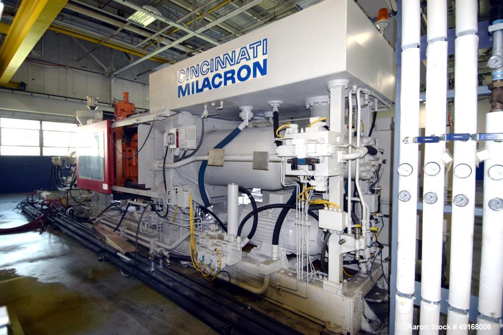 Used Cincinnati Milacron Horizontal Injection Molder, 700 Ton, Model