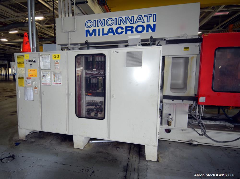 Used Cincinnati Milacron Horizontal Injection Molder, 700 Ton, Model
