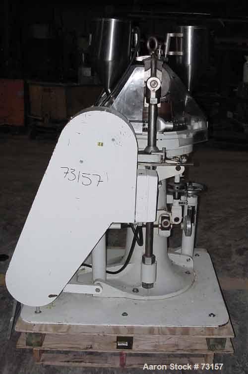 USED: Natoli tablet press, type BB. Operating pressure 4 tons. 45 sta