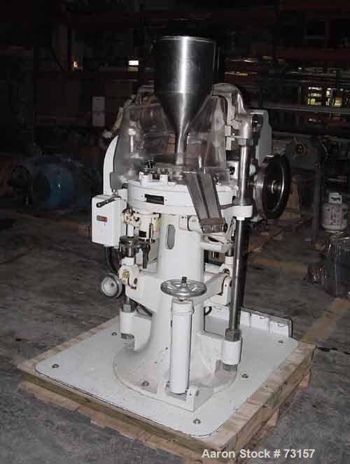 USED: Natoli tablet press, type BB. Operating pressure 4 tons. 45 sta