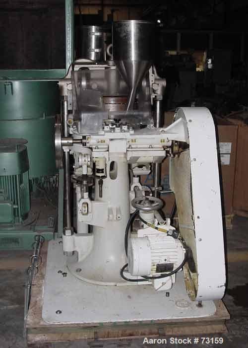 USED: Natoli tablet press, type BB. Operating pressure 4 tons. 45 sta