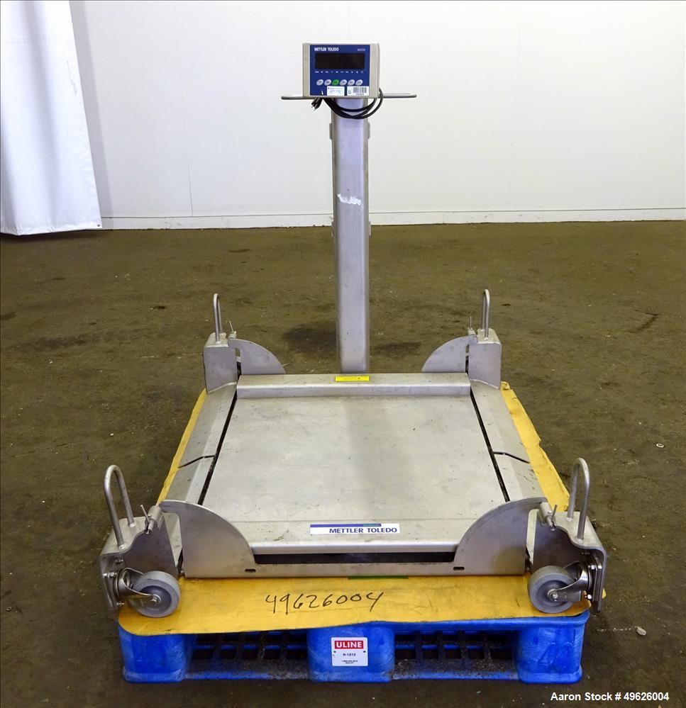 Used Mettler Toledo Floor Scale, Model 2888, 304 Stainless Steel. Cap