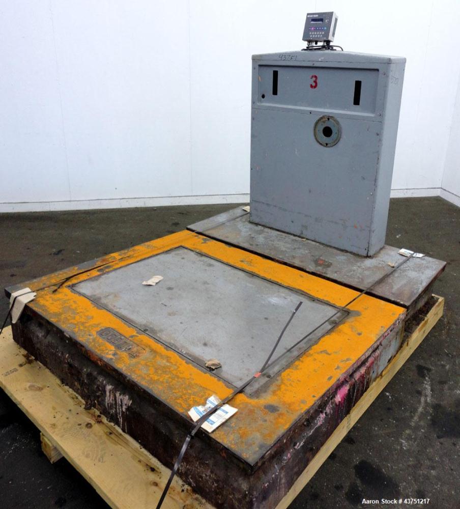Used Toledo Floor Scale, 6,250 Pound Capacity, Model 2151. Platform 4