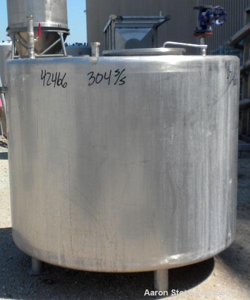UsedTank, 350 Gallon, 304 Stainless Steel, Vertical. 52" diameter x 3