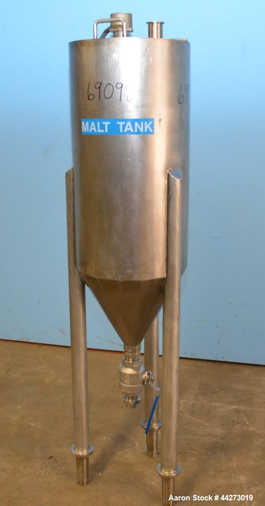 Used Tank, Approximate 30 gallon, Stainless Steel, Vertical. Approxim