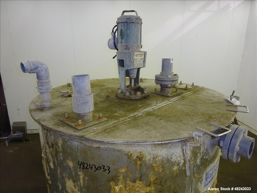 Used Tri-Canada Mix Tank, 300 Gallon, 304 Stainless Steel, Vertical.