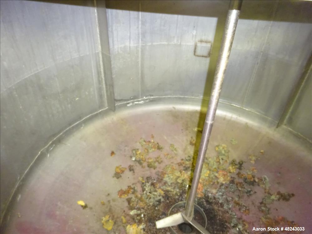 Used Tri-Canada Mix Tank, 300 Gallon, 304 Stainless Steel, Vertical.