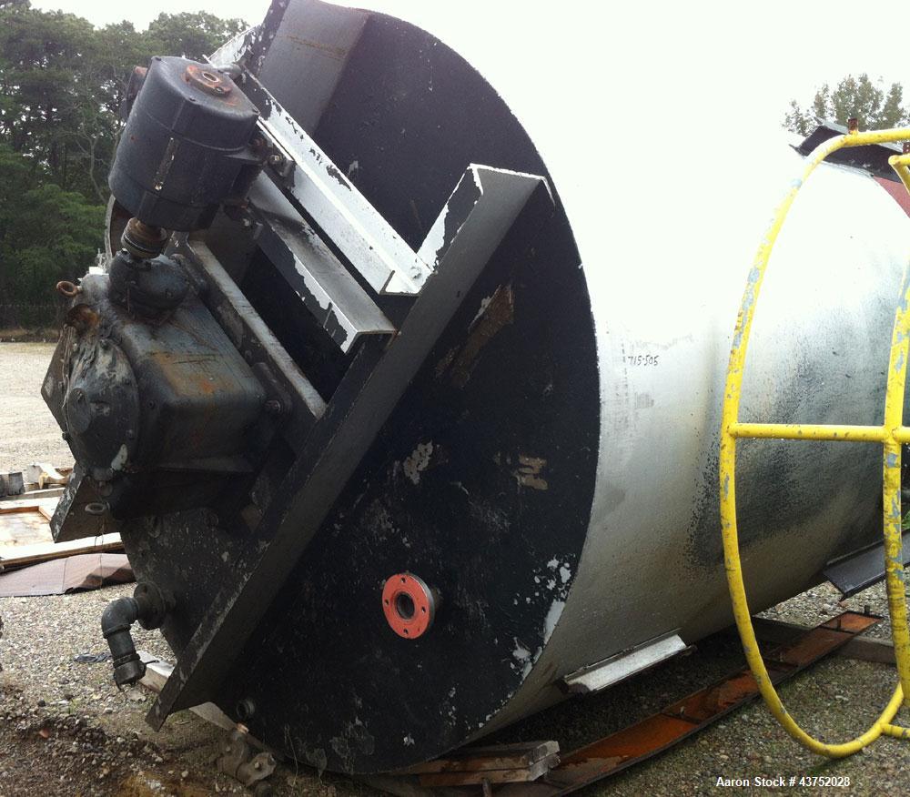 Used Tank, Approximately 4500 Gallon, Stainless Steel. Approximately