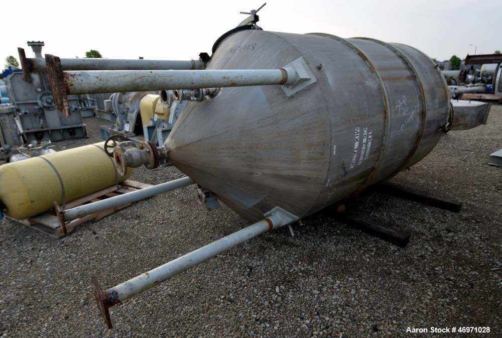 Used Tank, Approximate 1000 Gallon, 321 Stainless Steel, Vertical. Ap